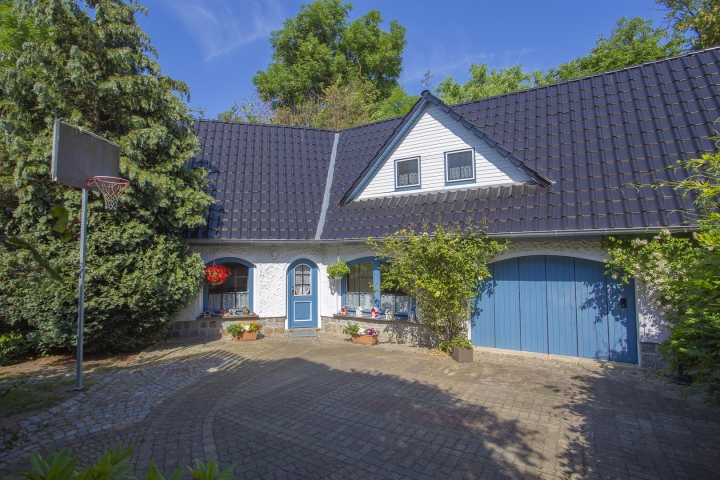 ruhig gelegenes Ferienhaus mit Terrasse -am- Bach