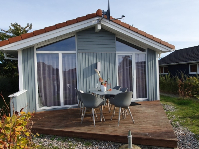 Holzhaus 250m zum Strand, 2 SZ, Gelkamin und Terrasse