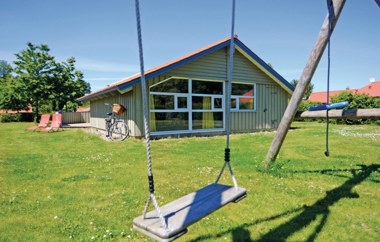 Gemütliches Ferienhaus mit eigenem Grundstück, Innenpool und Sauna