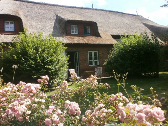 Traumhafte FeWo unter Reet im Landhausstil mit Garten