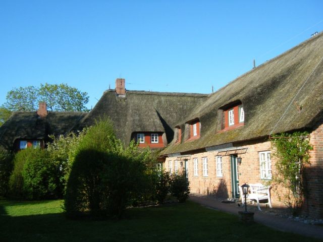 Traumhafte FeWo unter Reet im Landhausstil mit Garten
