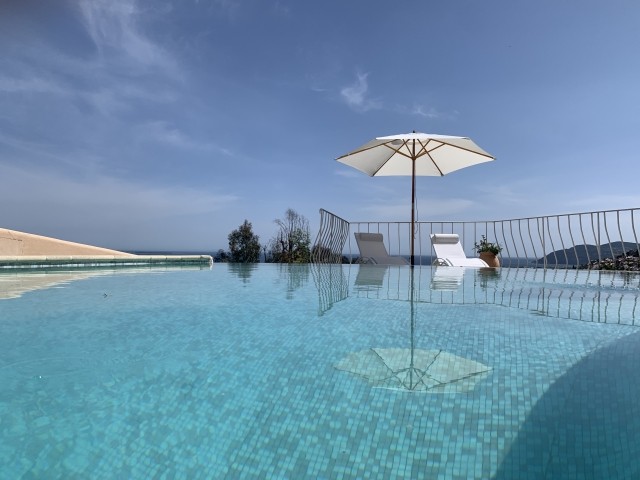 Cannes, Meerblick, Infinity Pool, 2 gr.Terras, 4 Schlafz., Klima, Sauna