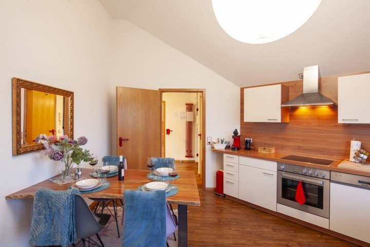 Ruhige Wohnung mit kleinem Garten für Gäste und ihren Liebling.