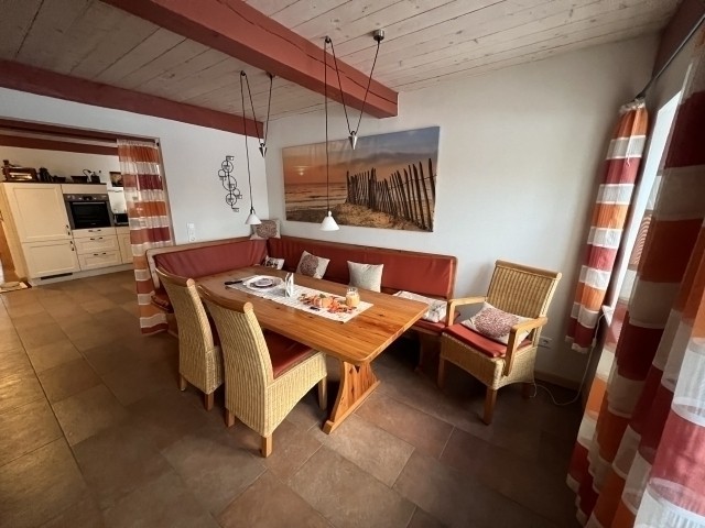 Wunderschönes Ferienhaus unter Reet mit großem Garten