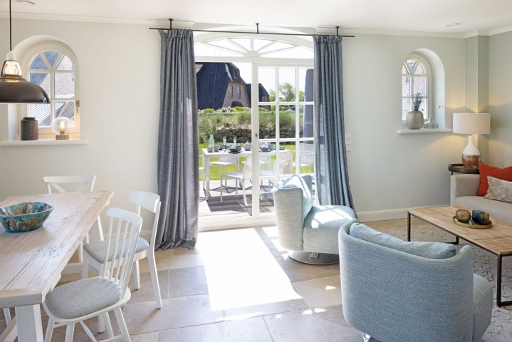 Exclusives Feriendoppelhaus unter Reet mit Kamin & Garten