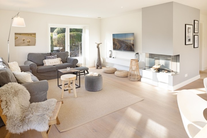 Großes Doppelhaus unter Reet mit Kamin & Garten am Naturschutzgebiet